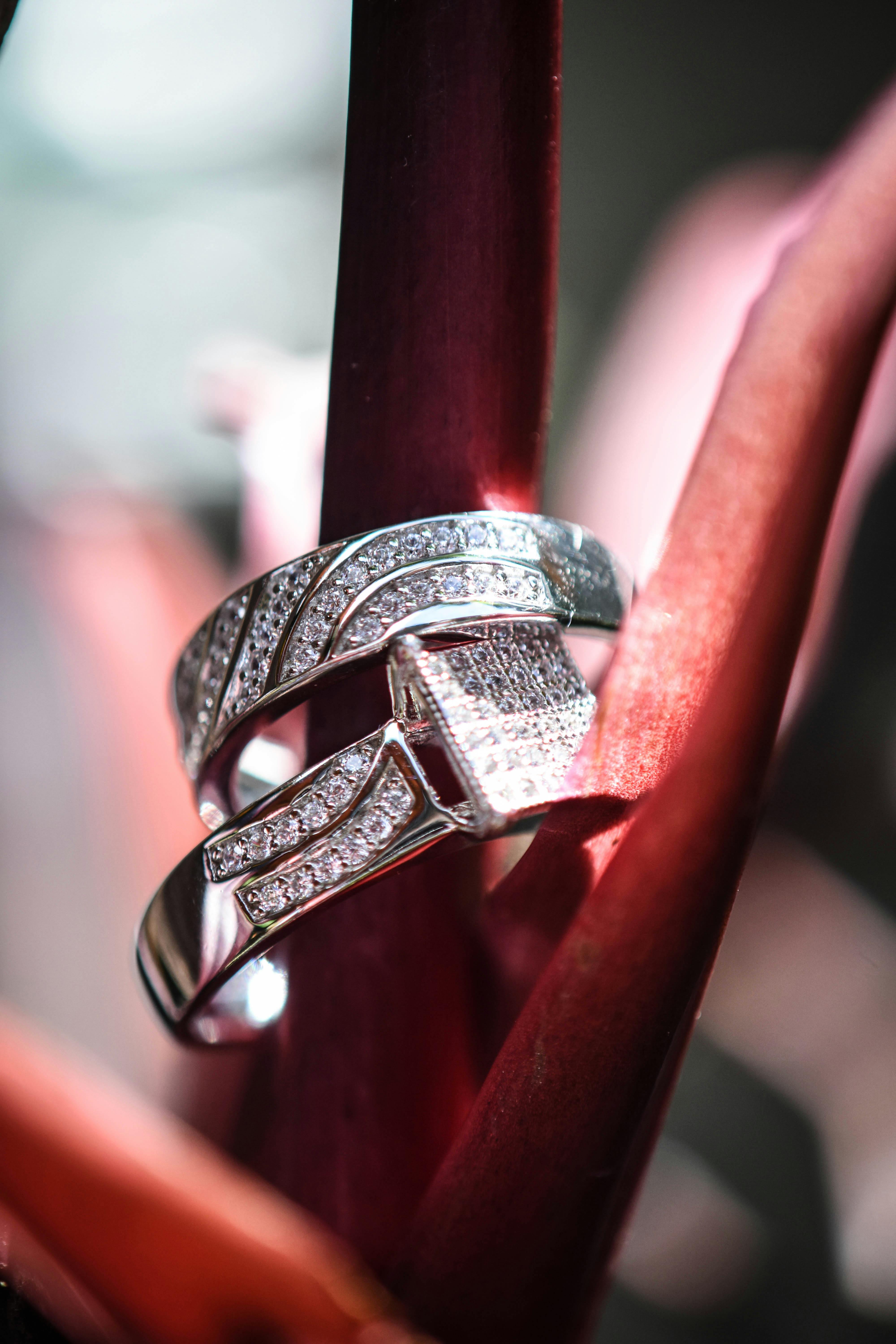 Can Diamonds Break – Ganem Jewelers
